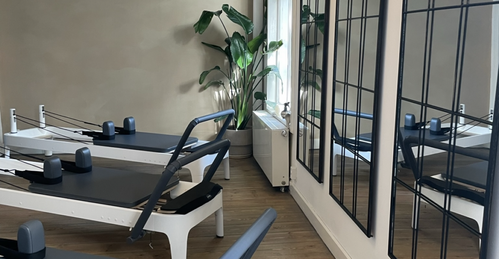 Eclair.Studio – Yoga, Barre, Daylight photography studio